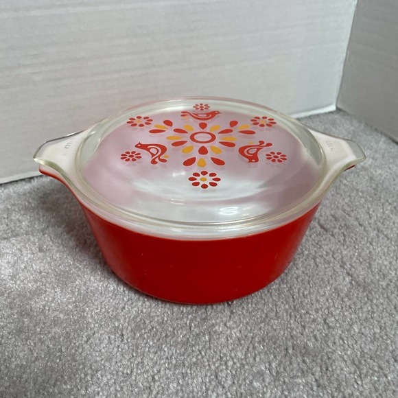 Pyrex | Dining | Vintage Pyrex Friendship Birds Casserole Dish 472 With ...
